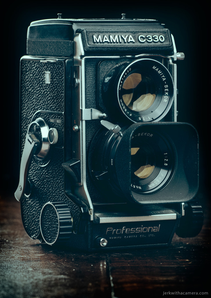 Mamiya C330 – jerk with a camera
